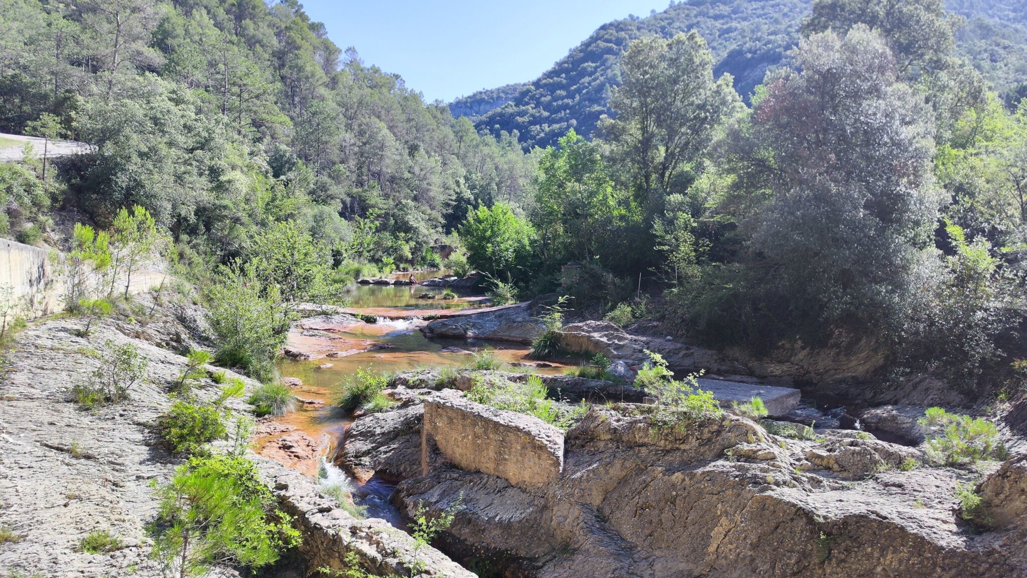 Las maravillas de las Gorgues de Albanyà y las rutas en el río Muga ...